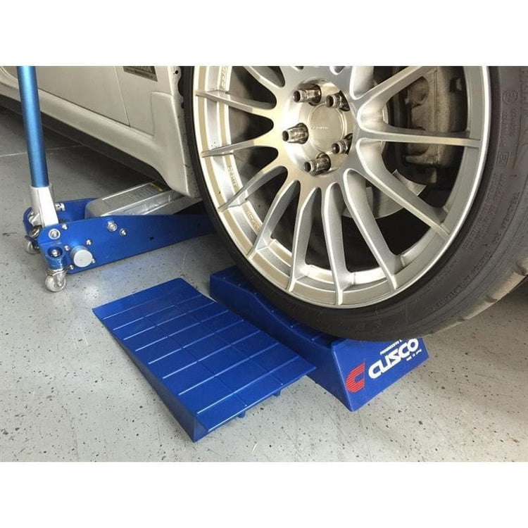 Cusco Low Down Slope - Jack Assist Ramp Set | KamiSpeed.com